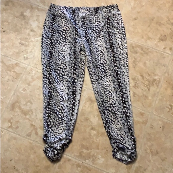 lukka | Pants & Jumpsuits | Lukka Capri Yoga Pants | Poshmark